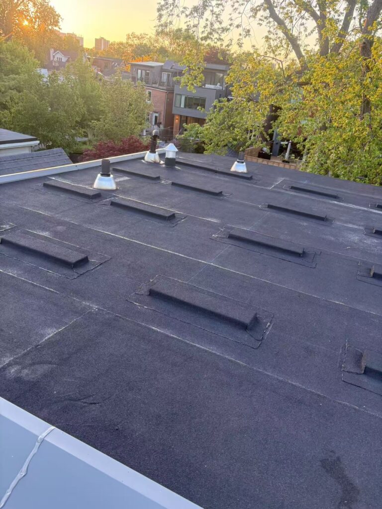 How Long Does a Roof Last in Ontario? By Material